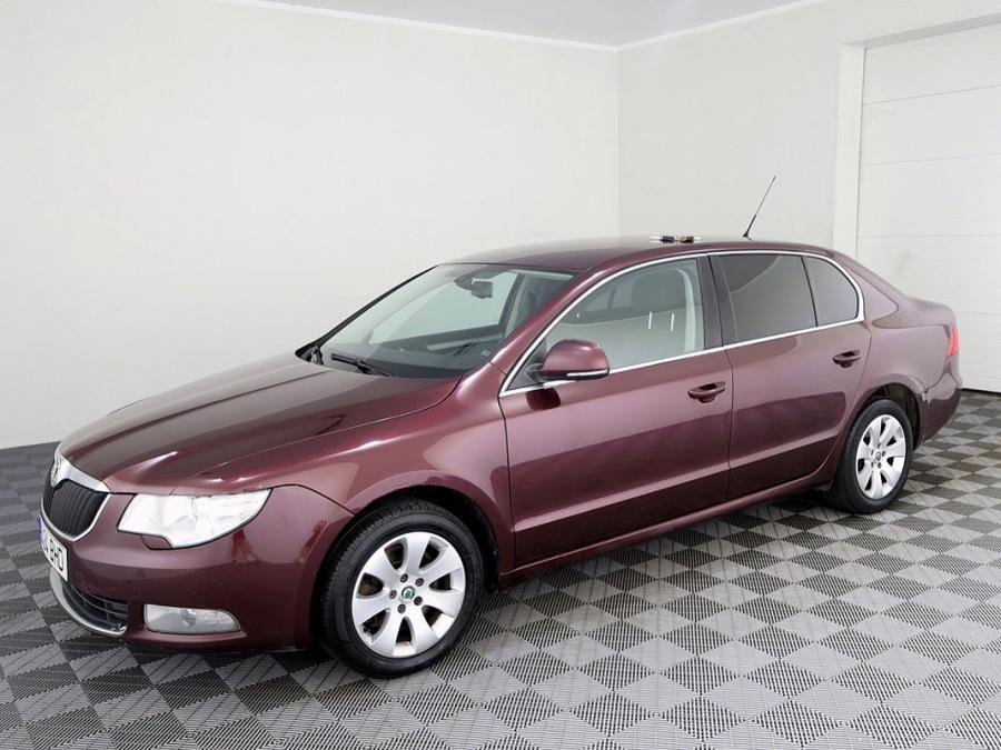 Red Skoda SuperB 2009 in Tallinn, with an engine capacity of 2.00 L and mileage of 288 thousand km for 1599 €, photo 10 on AUTOMOTO.COM.LV