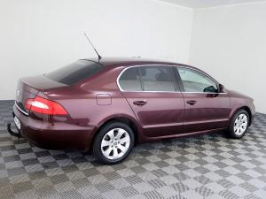 Red Skoda SuperB 2009 in Tallinn, with an engine capacity of 2.00 L and mileage of 288 thousand km for 1599 €, photo 11 on AUTOMOTO.COM.LV