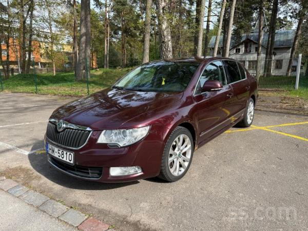 Красный Шкода Суперб 2010 в Рига, объемом двигателя 3.60 л и пробегом 175 тыс. км за 3000 €, фото 3 на AUTOMOTO.COM.LV