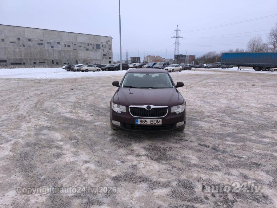 Sarkans Skoda SuperB 2011 Tallina, ar dzinēja tilpumu 1.80 L un nobraukumu 123 tūkst. km par 3500 €, foto 1 vietnē AUTOMOTO.COM.LV