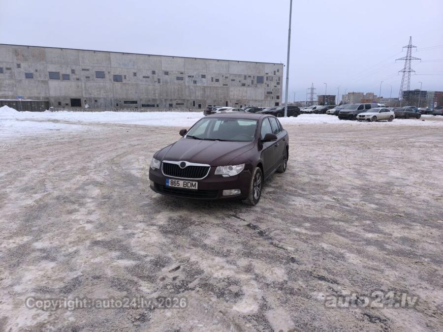 Sarkans Skoda SuperB 2011 Tallina, ar dzinēja tilpumu 1.80 L un nobraukumu 123 tūkst. km par 3500 €, foto 2 vietnē AUTOMOTO.COM.LV