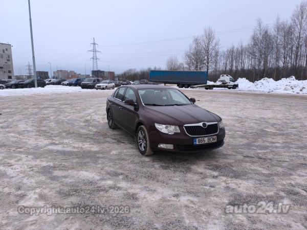Sarkans Skoda SuperB 2011 Tallina, ar dzinēja tilpumu 1.80 L un nobraukumu 123 tūkst. km par 3500 €, foto 3 vietnē AUTOMOTO.COM.LV
