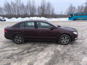 Sarkans Skoda SuperB 2011 Tallina, ar dzinēja tilpumu 1.80 L un nobraukumu 123 tūkst. km par 3500 €, foto 4 vietnē AUTOMOTO.COM.LV