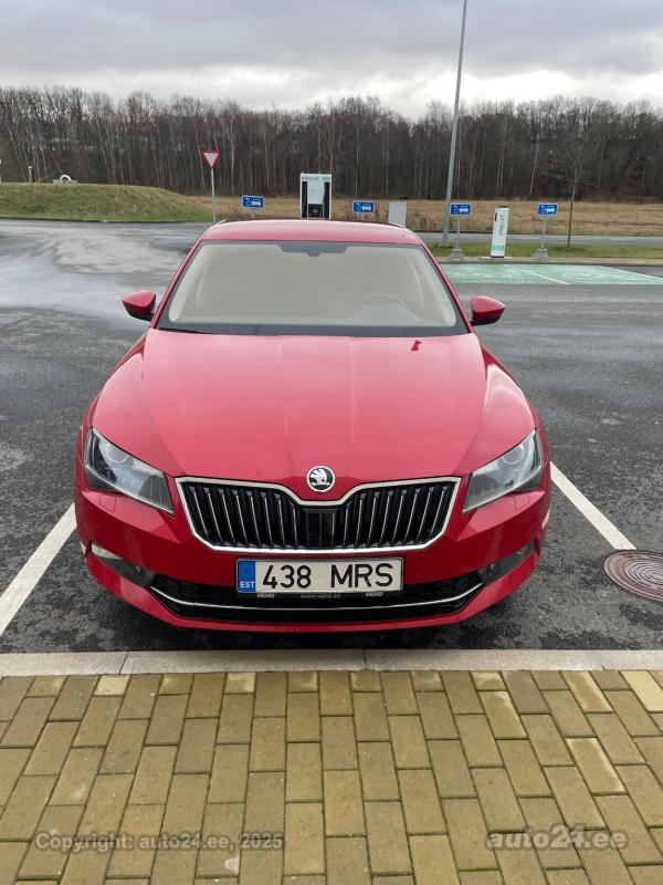 Red Skoda SuperB 2018 in Tallinn, with an engine capacity of 1.40 L and mileage of 133 thousand km for 13500 €, photo 2 on AUTOMOTO.COM.LV