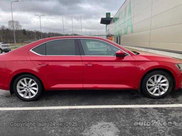 Red Skoda SuperB 2018 in Tallinn, with an engine capacity of 1.40 L and mileage of 133 thousand km for 13500 €, photo 3 on AUTOMOTO.COM.LV