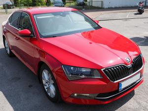 Sarkans Skoda SuperB 2018 Tallina, ar dzinēja tilpumu 2.00 L un nobraukumu 61 tūkst. km par 30000 €, foto  vietnē AUTOMOTO.COM.LV