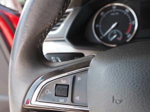 Sarkans Skoda SuperB 2018 Tallina, ar dzinēja tilpumu 2.00 L un nobraukumu 61 tūkst. km par 30000 €, foto 13 vietnē AUTOMOTO.COM.LV