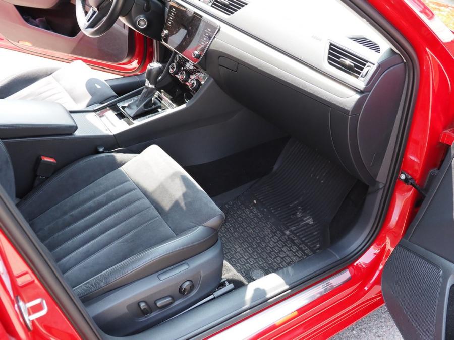 Sarkans Skoda SuperB 2018 Tallina, ar dzinēja tilpumu 2.00 L un nobraukumu 61 tūkst. km par 30000 €, foto 22 vietnē AUTOMOTO.COM.LV
