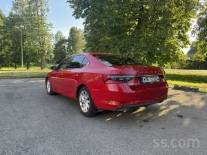 Red Skoda SuperB 2020 in Ogre, with an engine capacity of 2.00 L and mileage of 186 thousand km for 18985 €, photo 4 on AUTOMOTO.COM.LV