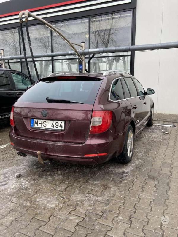 Sarkans Skoda SuperB 2012 Viļņa, ar dzinēja tilpumu 1.97 L un nobraukumu 433 tūkst. km par 3000 €, foto 3 vietnē AUTOMOTO.COM.LV