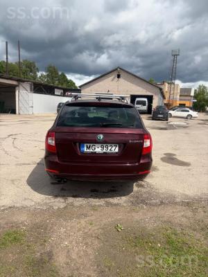 Sarkans Skoda SuperB 2013 Preiļi, ar dzinēja tilpumu 2.00 L un nobraukumu 326 tūkst. km par 5300 €, foto 3 vietnē AUTOMOTO.COM.LV