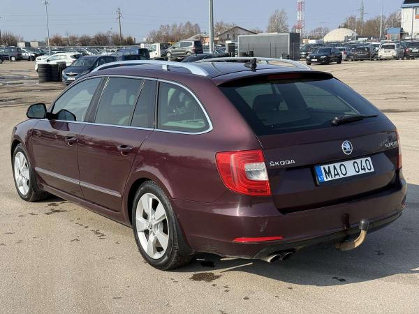 Red Skoda SuperB 2013 in Marijampole, with an engine capacity of 1.97 L and mileage of 250 thousand km for 5300 €, photo 3 on AUTOMOTO.COM.LV