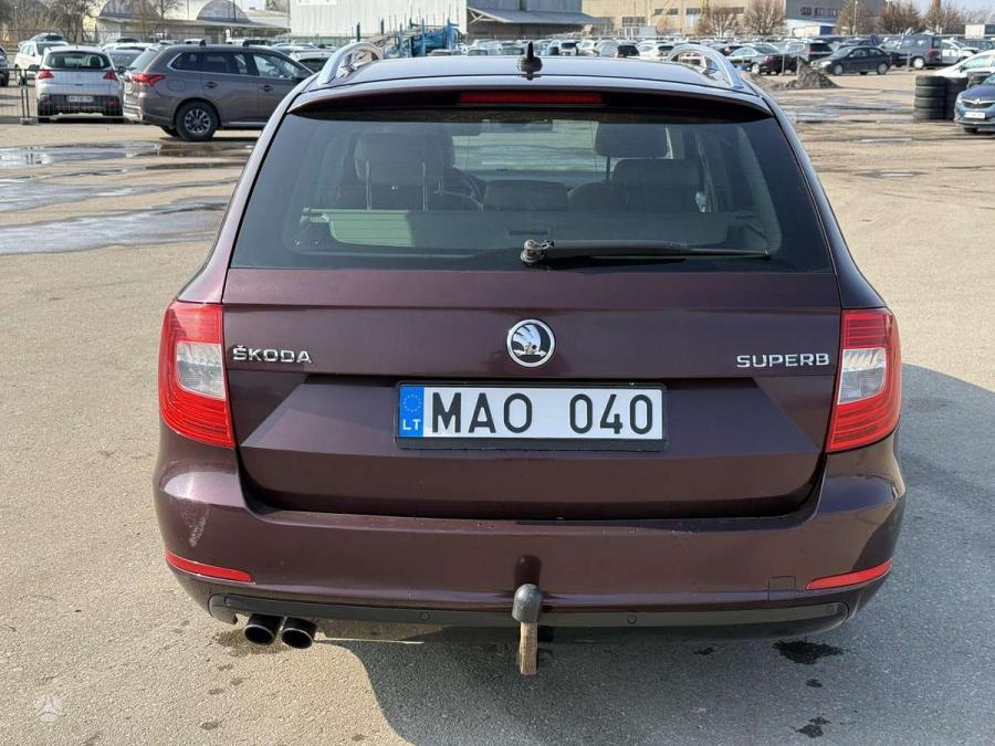Red Skoda SuperB 2013 in Marijampole, with an engine capacity of 1.97 L and mileage of 250 thousand km for 5300 €, photo 5 on AUTOMOTO.COM.LV