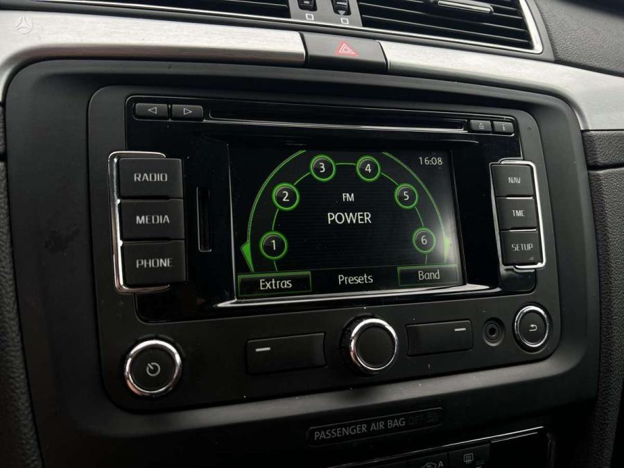 Sarkans Skoda SuperB 2014 Kauņa, ar dzinēja tilpumu 1.60 L un nobraukumu 284 tūkst. km par 7799 €, foto 18 vietnē AUTOMOTO.COM.LV