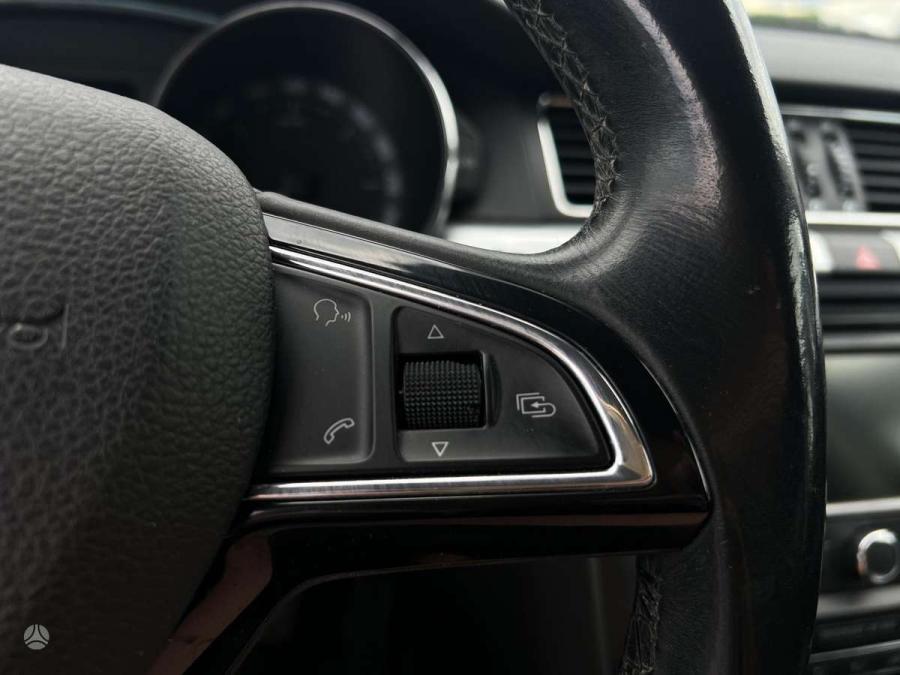 Sarkans Skoda SuperB 2014 Kauņa, ar dzinēja tilpumu 1.60 L un nobraukumu 284 tūkst. km par 7799 €, foto 19 vietnē AUTOMOTO.COM.LV