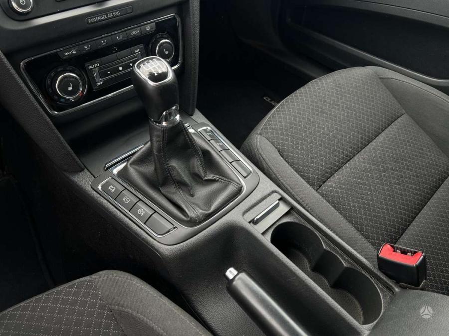 Sarkans Skoda SuperB 2014 Kauņa, ar dzinēja tilpumu 1.60 L un nobraukumu 284 tūkst. km par 7799 €, foto 16 vietnē AUTOMOTO.COM.LV