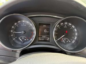Sarkans Skoda SuperB 2014 Raseiniai, ar dzinēja tilpumu 1.97 L un nobraukumu 285 tūkst. km par 3450 €, foto 19 vietnē AUTOMOTO.COM.LV