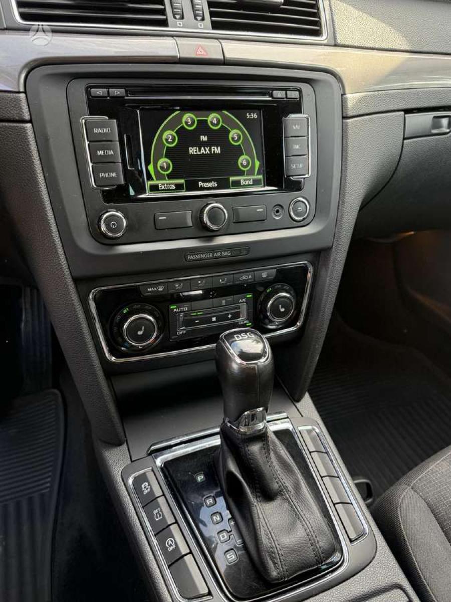 Sarkans Skoda SuperB 2014 Raseiniai, ar dzinēja tilpumu 1.97 L un nobraukumu 285 tūkst. km par 3450 €, foto 20 vietnē AUTOMOTO.COM.LV