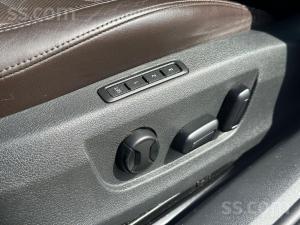 Red Skoda SuperB 2016 in Riga, with an engine capacity of 2.00 L and mileage of 168 thousand km for 17950 €, photo 12 on AUTOMOTO.COM.LV