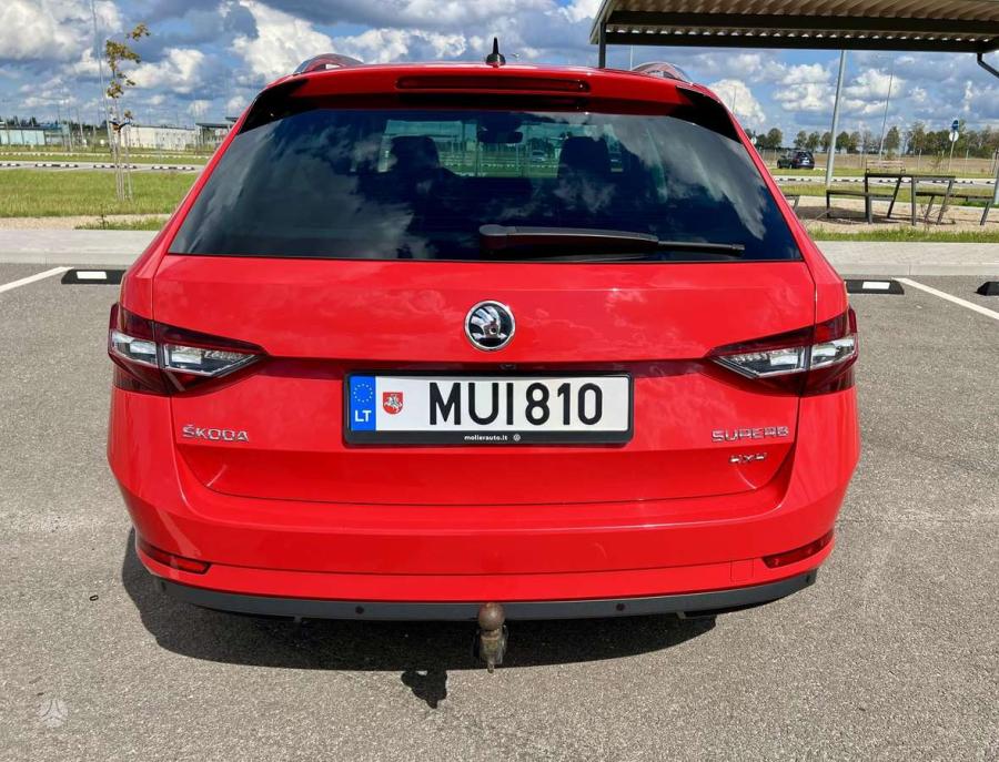 Red Skoda SuperB 2019 in Marijampole, with an engine capacity of 2.00 L and mileage of 175 thousand km for 17800 €, photo 5 on AUTOMOTO.COM.LV