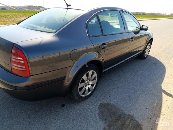 Skoda SuperB 2004 Panevēža, ar dzinēja tilpumu 2.50 L un nobraukumu 390 tūkst. km par 750 €, foto 5 vietnē AUTOMOTO.COM.LV