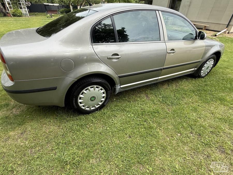 Skoda SuperB 2007 in Siauliai, with an engine capacity of 2.00 L and mileage of 326 thousand km for 750 €, photo 4 on AUTOMOTO.COM.LV