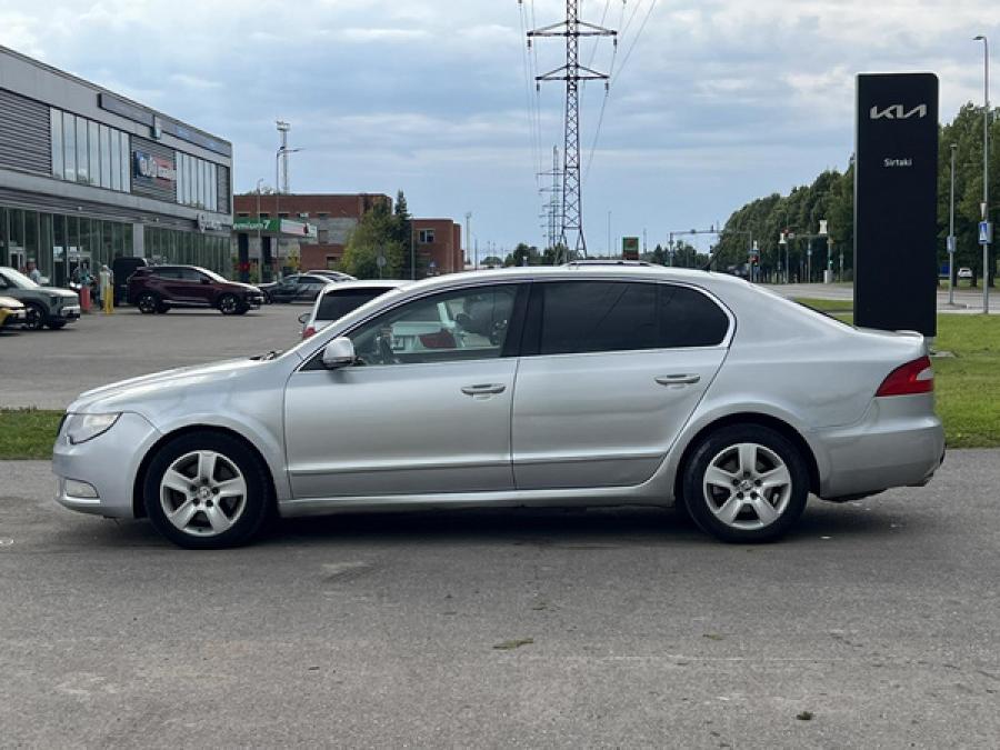 Skoda SuperB 2008 Narva, ar dzinēja tilpumu 2.00 L un nobraukumu 486 tūkst. km par 999 €, foto 5 vietnē AUTOMOTO.COM.LV
