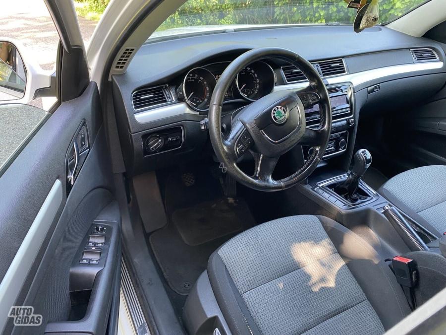 Skoda SuperB 2010 Ignalina, ar dzinēja tilpumu 2.00 L un nobraukumu 350 tūkst. km par 2500 €, foto 8 vietnē AUTOMOTO.COM.LV