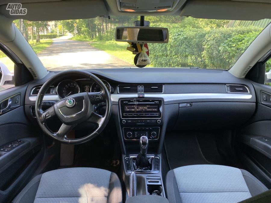 Skoda SuperB 2010 Ignalina, ar dzinēja tilpumu 2.00 L un nobraukumu 350 tūkst. km par 2500 €, foto 10 vietnē AUTOMOTO.COM.LV