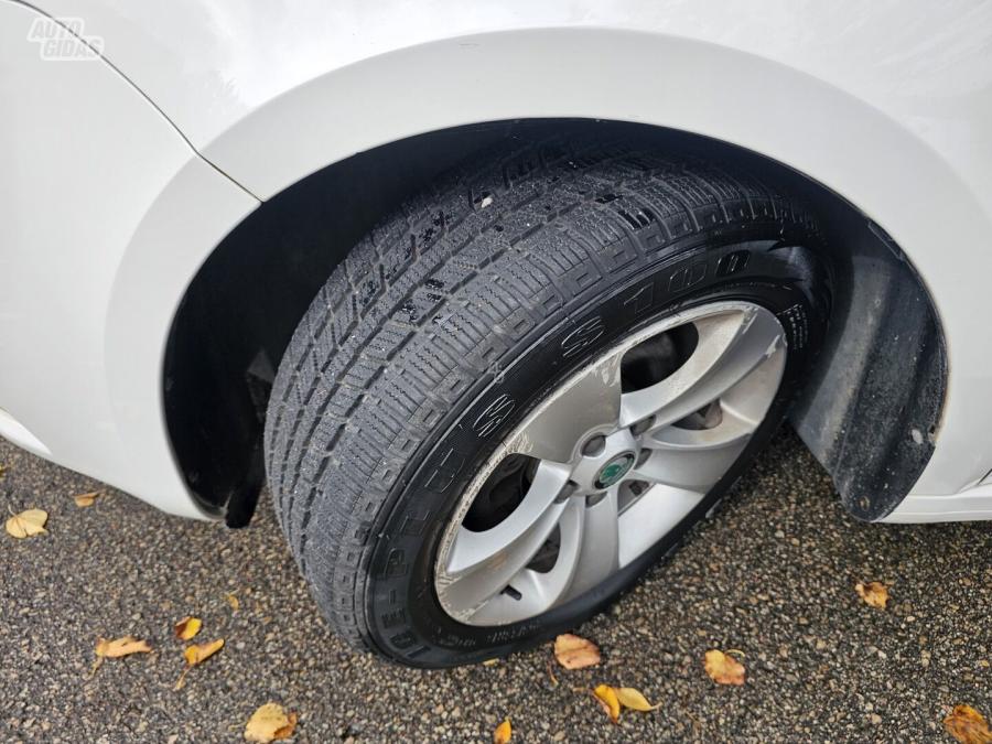Skoda SuperB 2013 Tauragė, ar dzinēja tilpumu 1.60 L un nobraukumu 281 tūkst. km par 4000 €, foto 21 vietnē AUTOMOTO.COM.LV
