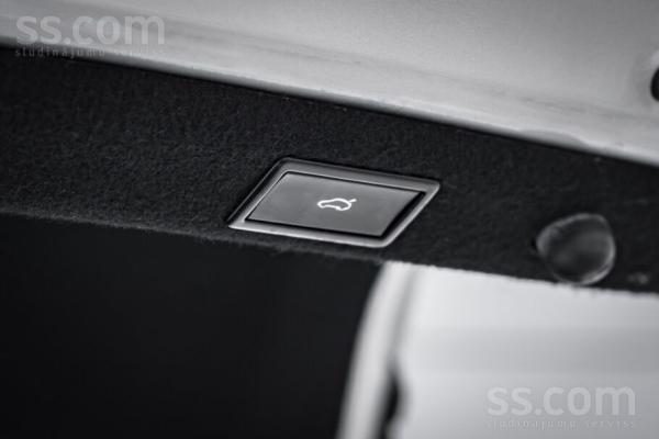 Skoda SuperB 2015 in Riga, with an engine capacity of 2.00 L and mileage of 161 thousand km for 14690 €, photo 9 on AUTOMOTO.COM.LV