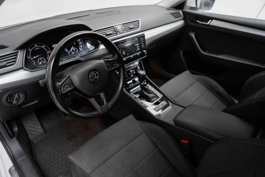 Skoda SuperB 2018 in Peetri, with an engine capacity of 2.00 L and mileage of 286 thousand km for 9500 €, photo 12 on AUTOMOTO.COM.LV