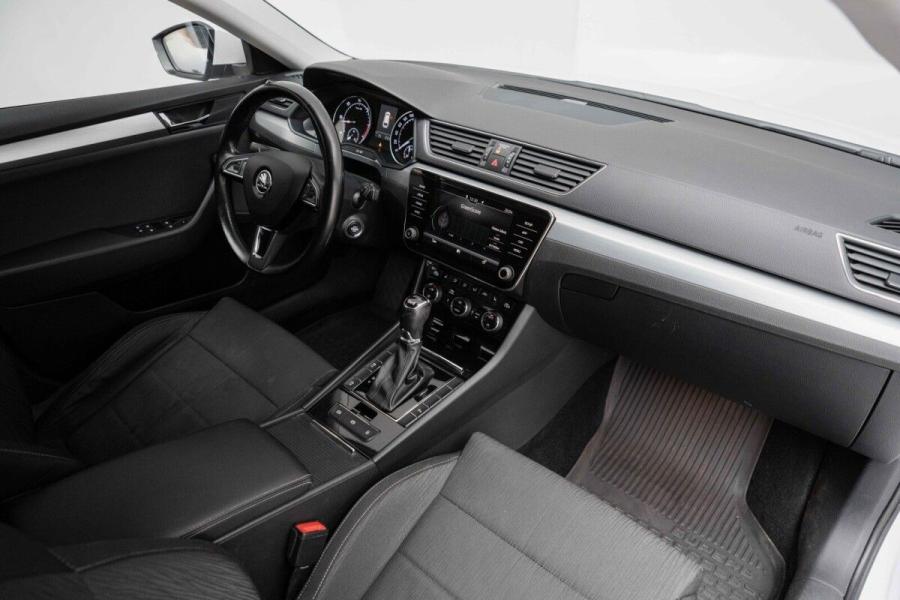 Skoda SuperB 2018 in Peetri, with an engine capacity of 2.00 L and mileage of 286 thousand km for 9500 €, photo 13 on AUTOMOTO.COM.LV