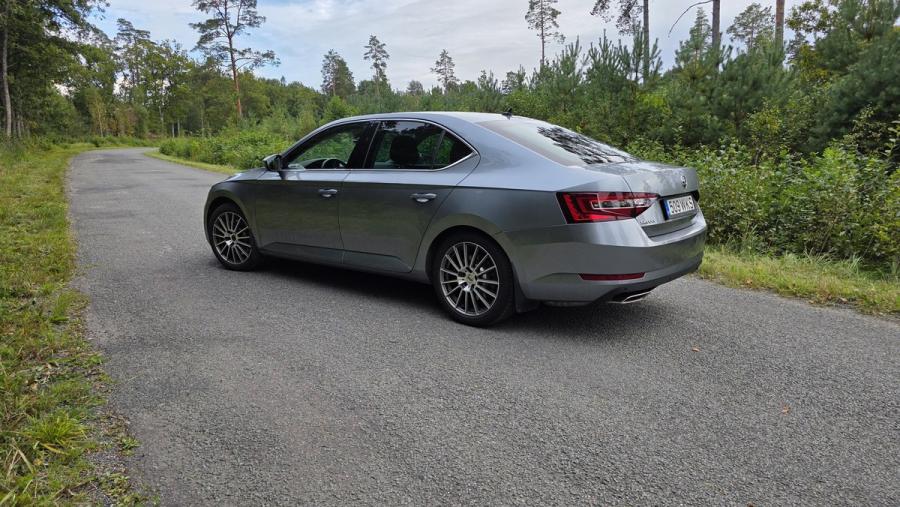 Skoda SuperB 2019 Hāpsalu, ar dzinēja tilpumu 2.00 L un nobraukumu 92 tūkst. km par 19000 €, foto 10 vietnē AUTOMOTO.COM.LV