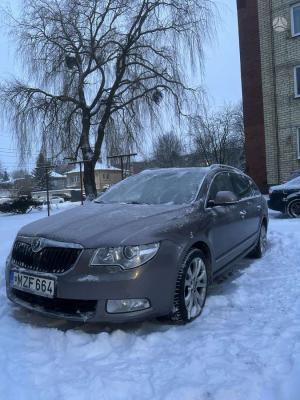 Skoda SuperB 2010 Kauņa, ar dzinēja tilpumu 1.97 L un nobraukumu 299 tūkst. km par 5200 €, foto  vietnē AUTOMOTO.COM.LV