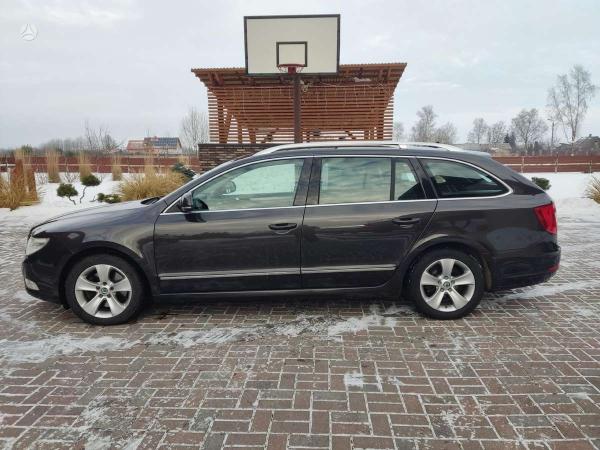 Skoda SuperB 2011 in Pakruojis, with an engine capacity of 1.60 L and mileage of 200 thousand km for 5250 €, photo 9 on AUTOMOTO.COM.LV