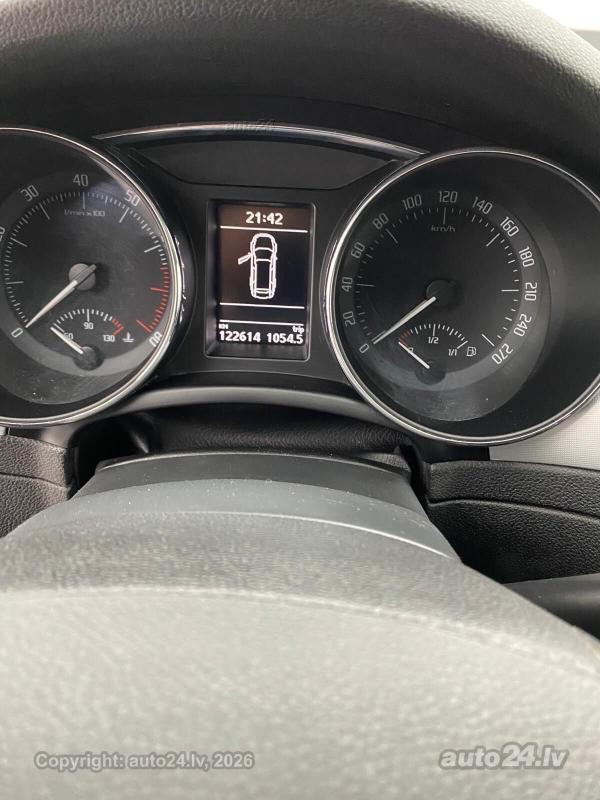 Skoda SuperB 2011 Tallina, ar dzinēja tilpumu 1.80 L un nobraukumu 123 tūkst. km par 4500 €, foto 8 vietnē AUTOMOTO.COM.LV