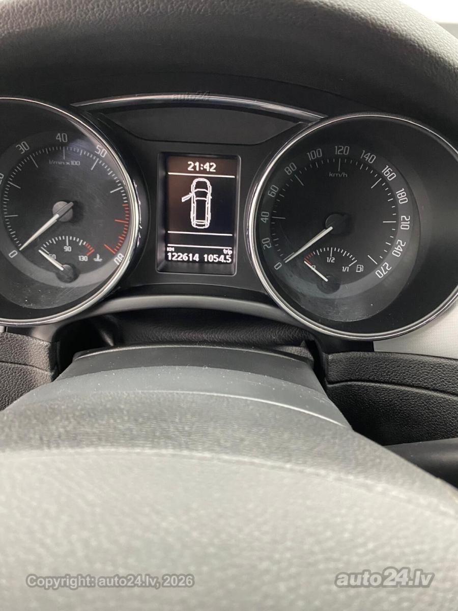 Skoda SuperB 2011 Tallina, ar dzinēja tilpumu 1.80 L un nobraukumu 123 tūkst. km par 4500 €, foto 9 vietnē AUTOMOTO.COM.LV