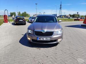 Skoda SuperB 2011 in Mazeikiai, with an engine capacity of 2.00 L and mileage of 373 thousand km for 2650 €, photo 3 on AUTOMOTO.COM.LV