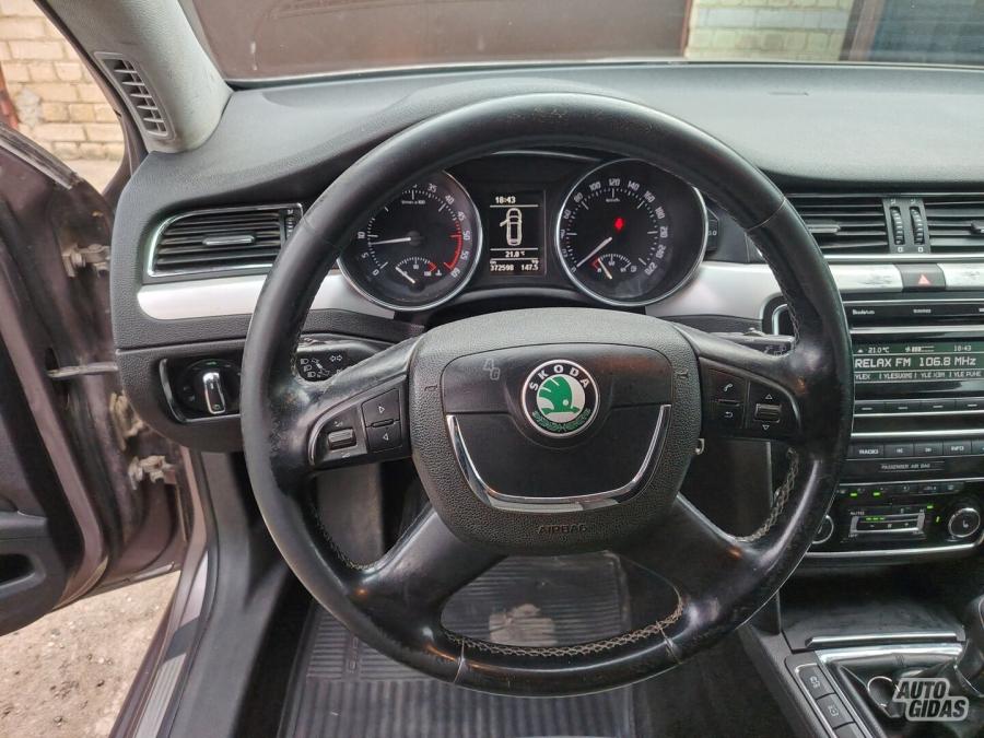 Skoda SuperB 2011 in Mazeikiai, with an engine capacity of 2.00 L and mileage of 373 thousand km for 2650 €, photo 11 on AUTOMOTO.COM.LV