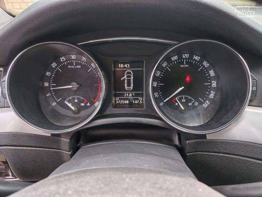 Skoda SuperB 2011 in Mazeikiai, with an engine capacity of 2.00 L and mileage of 373 thousand km for 2650 €, photo 12 on AUTOMOTO.COM.LV