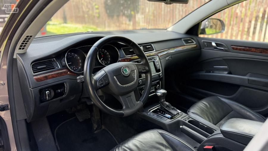 Skoda SuperB 2011 in Vilnius, with an engine capacity of 2.00 L and mileage of 327 thousand km for 3250 €, photo 12 on AUTOMOTO.COM.LV