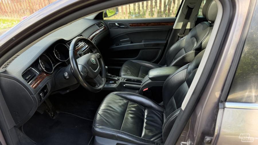 Skoda SuperB 2011 in Vilnius, with an engine capacity of 2.00 L and mileage of 327 thousand km for 3250 €, photo 11 on AUTOMOTO.COM.LV