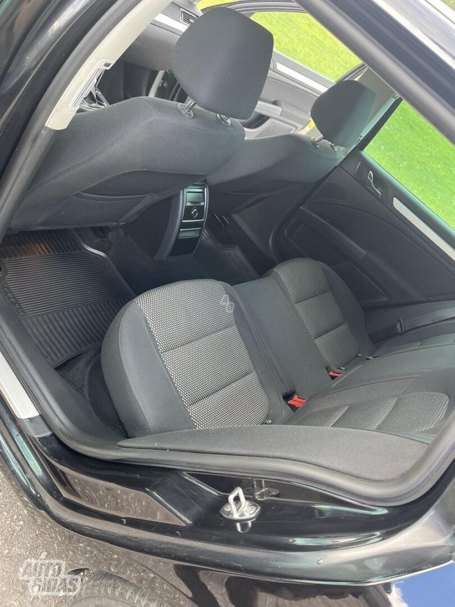 Skoda SuperB 2011 in Vilnius, with an engine capacity of 2.00 L and mileage of 287 thousand km for 5500 €, photo 15 on AUTOMOTO.COM.LV