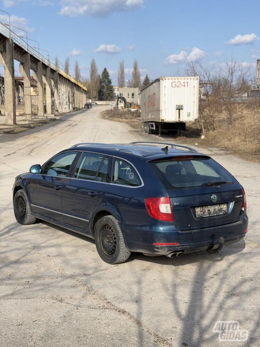 Skoda SuperB 2012 in Panevezys, with an engine capacity of 2.00 L and mileage of 390 thousand km for 1700 €, photo 7 on AUTOMOTO.COM.LV