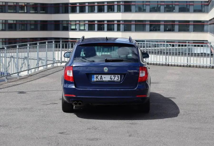 Skoda SuperB 2012 in Riga, with an engine capacity of 2.00 L and mileage of 362 thousand km for 3980 €, photo 6 on AUTOMOTO.COM.LV