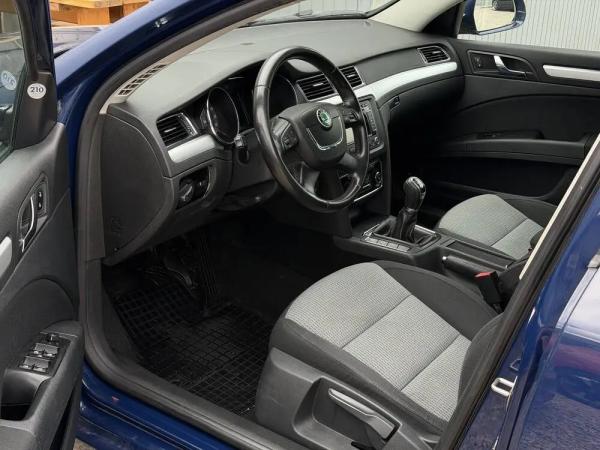 Skoda SuperB 2012 in Riga, with an engine capacity of 2.00 L and mileage of 362 thousand km for 3980 €, photo 7 on AUTOMOTO.COM.LV