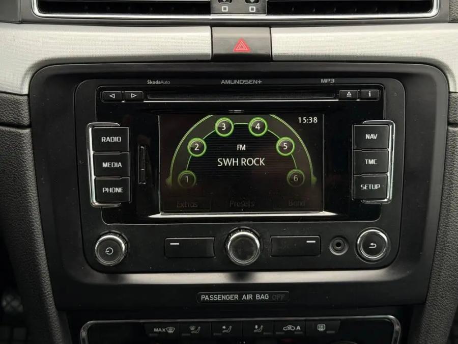 Skoda SuperB 2012 in Riga, with an engine capacity of 2.00 L and mileage of 362 thousand km for 3980 €, photo 14 on AUTOMOTO.COM.LV