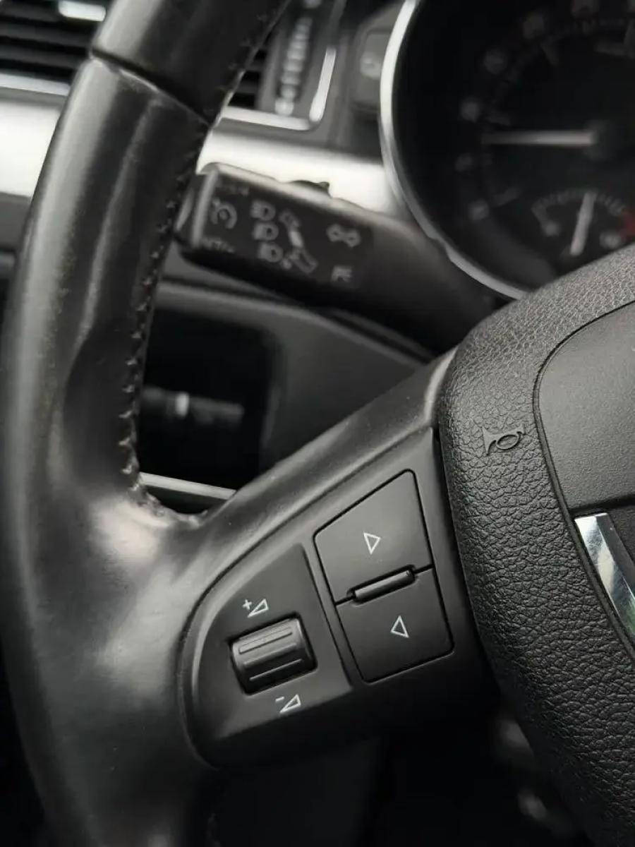 Skoda SuperB 2012 in Riga, with an engine capacity of 2.00 L and mileage of 362 thousand km for 3980 €, photo 16 on AUTOMOTO.COM.LV