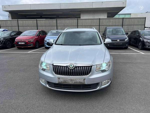 Skoda SuperB 2012 in Taurage, with an engine capacity of 2.00 L and mileage of 300 thousand km for 5350 €, photo 8 on AUTOMOTO.COM.LV